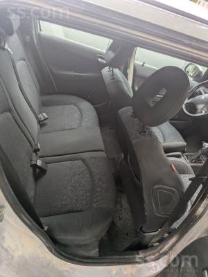 Grey Peugeot 206 2005 in Valmiera, with an engine capacity of 2.00 L and mileage of 420 thousand km for 550 €, photo 7 on AUTOMOTO.COM.LV