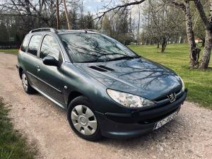 Pelēks Peugeot 206 2006 Cēsis, ar dzinēja tilpumu 1.40 L un nobraukumu 223 tūkst. km par 700 €, foto 1 vietnē AUTOMOTO.COM.LV