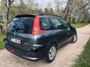 Pelēks Peugeot 206 2006 Cēsis, ar dzinēja tilpumu 1.40 L un nobraukumu 223 tūkst. km par 700 €, foto 3 vietnē AUTOMOTO.COM.LV