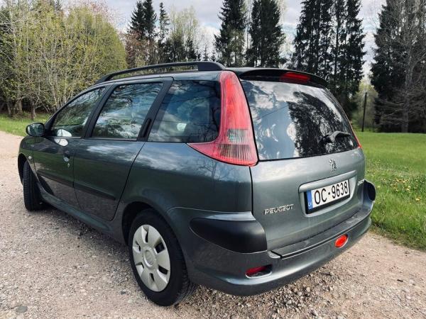 Pelēks Peugeot 206 2006 Cēsis, ar dzinēja tilpumu 1.40 L un nobraukumu 223 tūkst. km par 1650 €, foto 4 vietnē AUTOMOTO.COM.LV