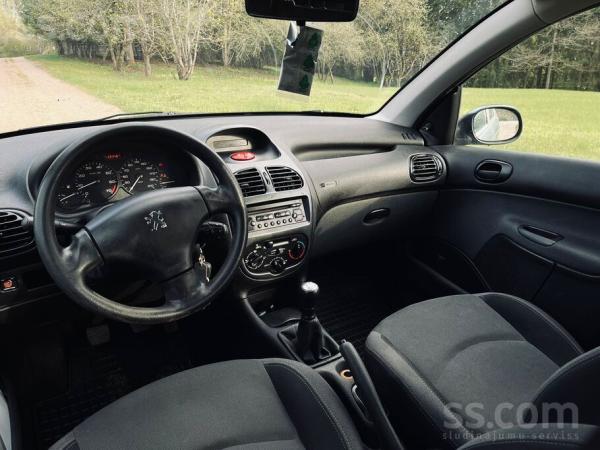 Pelēks Peugeot 206 2006 Cēsis, ar dzinēja tilpumu 1.40 L un nobraukumu 223 tūkst. km par 1650 €, foto 9 vietnē AUTOMOTO.COM.LV