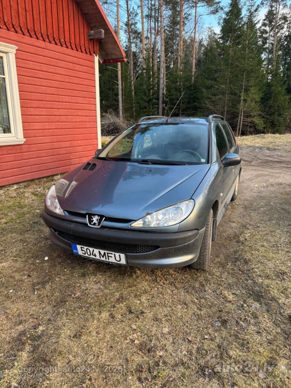 Pelēks Peugeot 206 2006 Kerdla, ar dzinēja tilpumu 1.40 L un nobraukumu 0 tūkst. km par 650 €, foto 1 vietnē AUTOMOTO.COM.LV