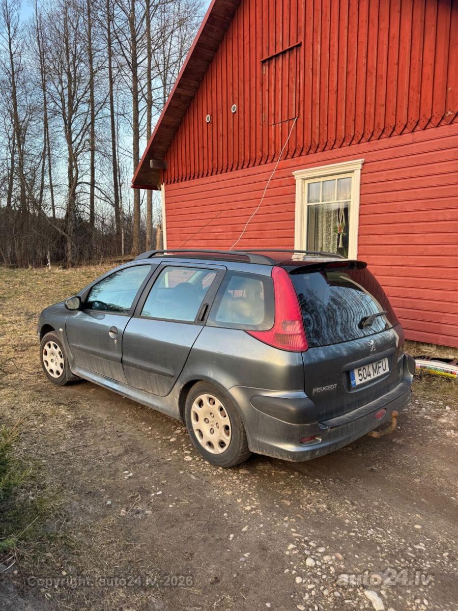 Pelēks Peugeot 206 2006 Kerdla, ar dzinēja tilpumu 1.40 L un nobraukumu 0 tūkst. km par 650 €, foto 2 vietnē AUTOMOTO.COM.LV