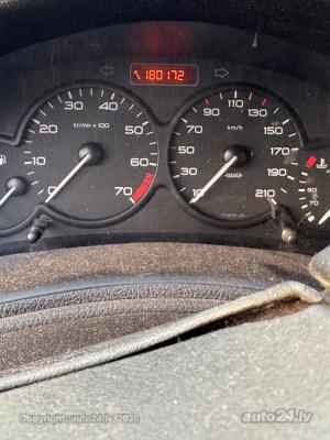 Pelēks Peugeot 206 2006 Kerdla, ar dzinēja tilpumu 1.40 L un nobraukumu 0 tūkst. km par 650 €, foto 5 vietnē AUTOMOTO.COM.LV
