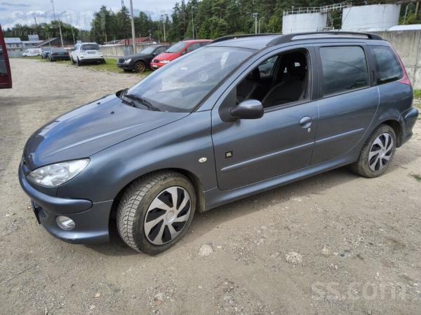 Grey Peugeot 206 2006 in Daugavpils, with an engine capacity of 1.60 L and mileage of 149 thousand km for 600 €, photo 2 on AUTOMOTO.COM.LV