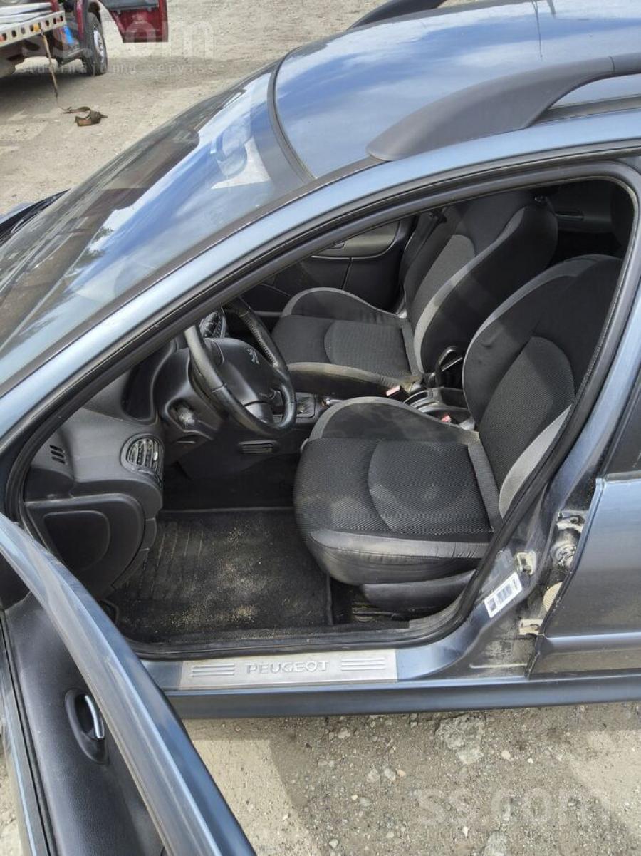 Pelēks Peugeot 206 2006 Daugavpils, ar dzinēja tilpumu 1.60 L un nobraukumu 149 tūkst. km par 600 €, foto 6 vietnē AUTOMOTO.COM.LV