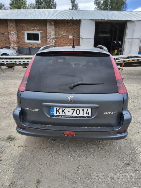 Grey Peugeot 206 2006 in Daugavpils, with an engine capacity of 1.60 L and mileage of 149 thousand km for 600 €, photo 6 on AUTOMOTO.COM.LV