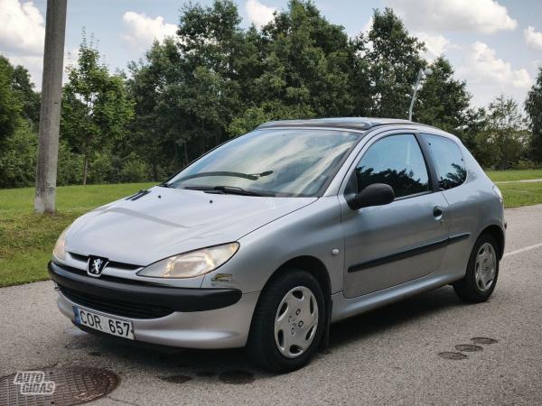 Пежо 206 1999 в Ионава, объемом двигателя 1.40 л и пробегом 193 тыс. км за 650 €, фото 1 на AUTOMOTO.COM.LV