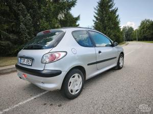 Peugeot 206 1999 in Jonava, with an engine capacity of 1.40 L and mileage of 193 thousand km for 650 €, photo 9 on AUTOMOTO.COM.LV