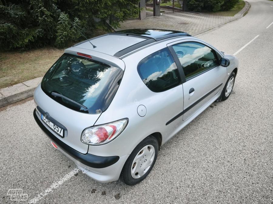Peugeot 206 1999 in Jonava, with an engine capacity of 1.40 L and mileage of 193 thousand km for 650 €, photo 11 on AUTOMOTO.COM.LV