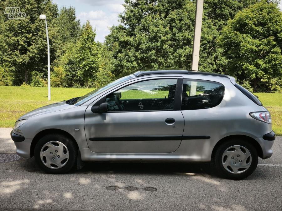 Peugeot 206 1999 in Jonava, with an engine capacity of 1.40 L and mileage of 193 thousand km for 650 €, photo 14 on AUTOMOTO.COM.LV