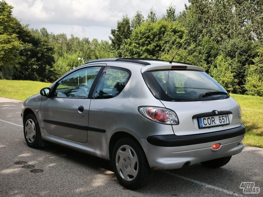 Peugeot 206 1999 in Jonava, with an engine capacity of 1.40 L and mileage of 193 thousand km for 650 €, photo 15 on AUTOMOTO.COM.LV