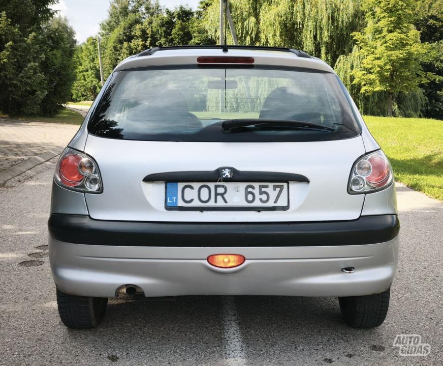 Peugeot 206 1999 in Jonava, with an engine capacity of 1.40 L and mileage of 193 thousand km for 650 €, photo 16 on AUTOMOTO.COM.LV