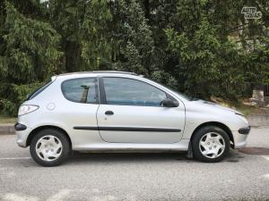 Peugeot 206 1999 in Jonava, with an engine capacity of 1.40 L and mileage of 193 thousand km for 650 €, photo 18 on AUTOMOTO.COM.LV