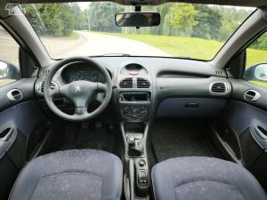 Peugeot 206 1999 in Jonava, with an engine capacity of 1.40 L and mileage of 193 thousand km for 650 €, photo 21 on AUTOMOTO.COM.LV