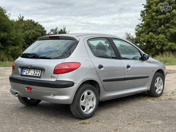 Пежо 206 1999 в Утена, объемом двигателя 1.20 л и пробегом 158 тыс. км за 930 €, фото 5 на AUTOMOTO.COM.LV