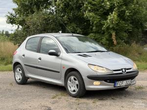 Пежо 206 1999 в Утена, объемом двигателя 1.20 л и пробегом 158 тыс. км за 930 €, фото 4 на AUTOMOTO.COM.LV