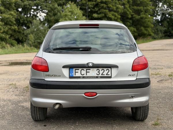 Peugeot 206 1999 in Utena, with an engine capacity of 1.20 L and mileage of 158 thousand km for 930 €, photo 6 on AUTOMOTO.COM.LV
