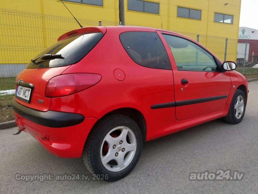 Peugeot 206 2001 Tartu, ar dzinēja tilpumu 1.40 L un nobraukumu 190 tūkst. km par 990 €, foto 4 vietnē AUTOMOTO.COM.LV