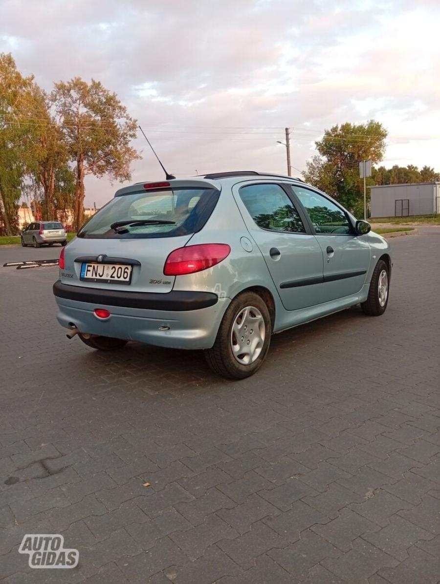 Peugeot 206 2001 in Vilnius, with an engine capacity of 2.00 L and mileage of 0 thousand km for 649 €, photo 5 on AUTOMOTO.COM.LV