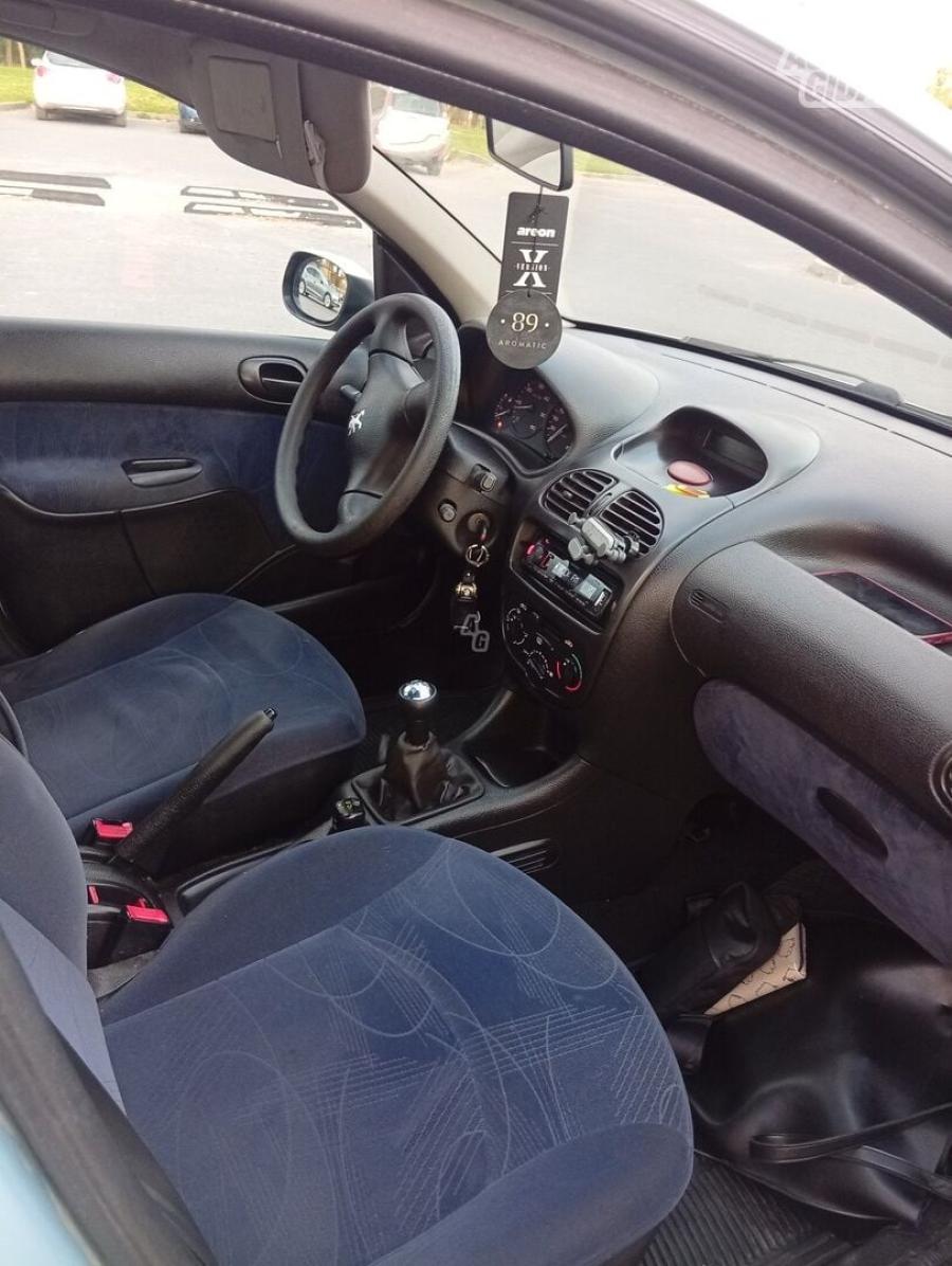 Peugeot 206 2001 in Vilnius, with an engine capacity of 2.00 L and mileage of 0 thousand km for 649 €, photo 11 on AUTOMOTO.COM.LV