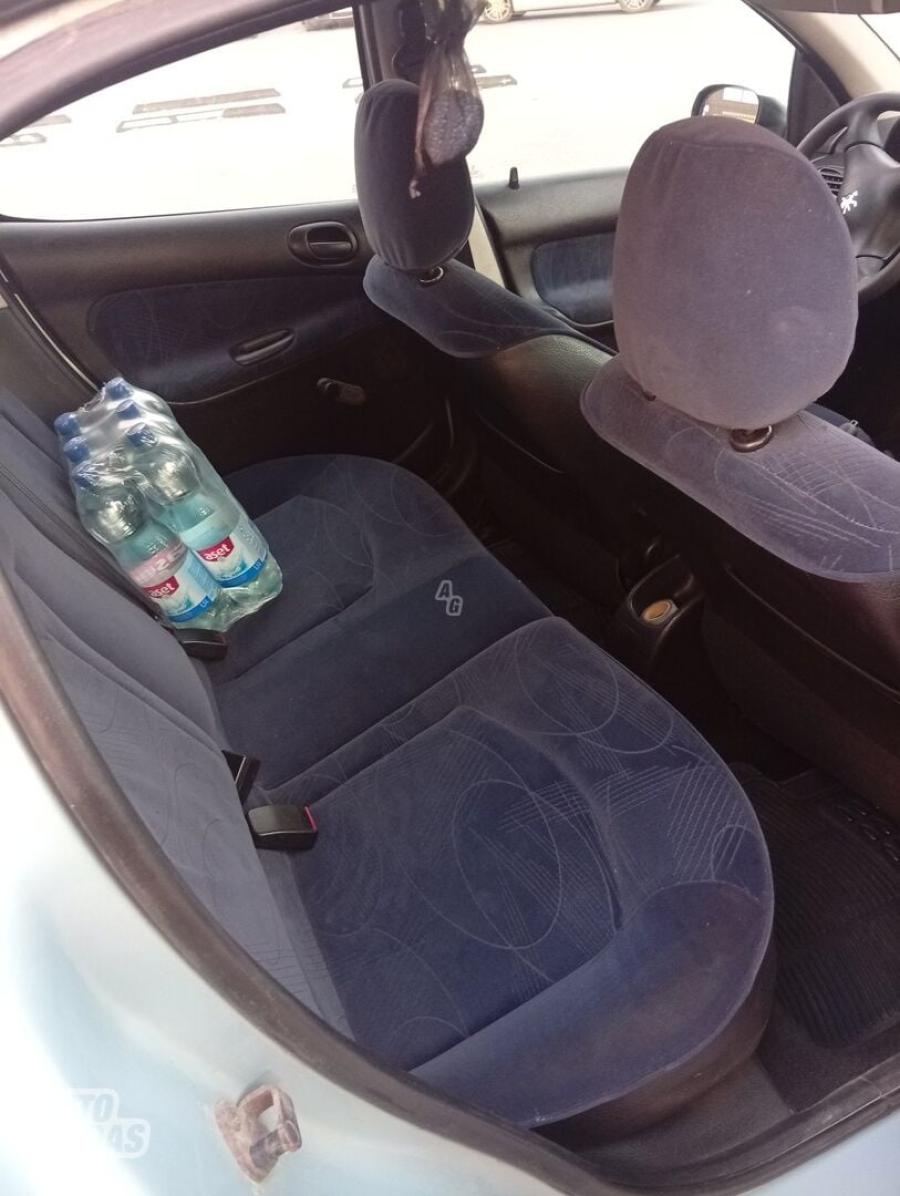 Peugeot 206 2001 in Vilnius, with an engine capacity of 2.00 L and mileage of 0 thousand km for 649 €, photo 12 on AUTOMOTO.COM.LV
