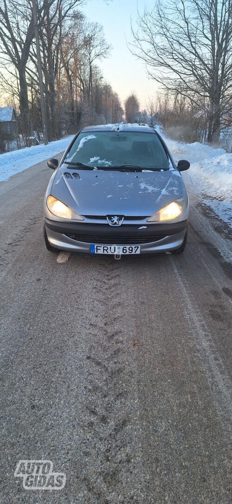 Peugeot 206 2002 Viļņa, ar dzinēja tilpumu 1.40 L un nobraukumu 394 tūkst. km par 650 €, foto 1 vietnē AUTOMOTO.COM.LV