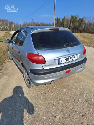 Peugeot 206 2002 in Vilnius, with an engine capacity of 2.00 L and mileage of 213 thousand km for 400 €, photo 6 on AUTOMOTO.COM.LV