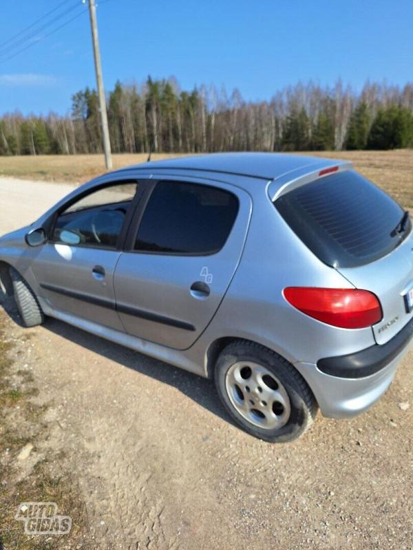 Peugeot 206 2002 in Vilnius, with an engine capacity of 2.00 L and mileage of 213 thousand km for 400 €, photo 9 on AUTOMOTO.COM.LV