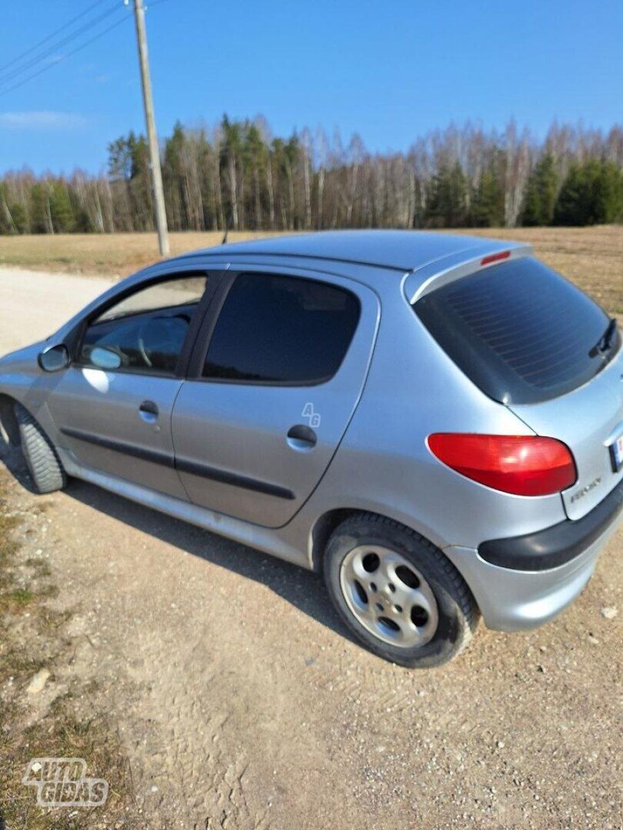 Peugeot 206 2002 in Vilnius, with an engine capacity of 2.00 L and mileage of 213 thousand km for 400 €, photo 9 on AUTOMOTO.COM.LV