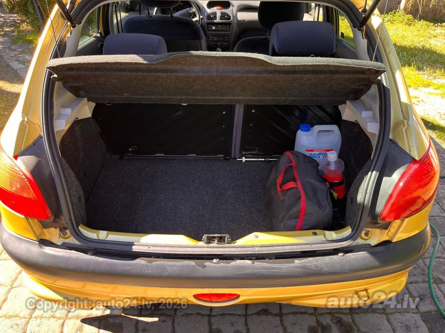 Peugeot 206 2003 Tallina, ar dzinēja tilpumu 1.40 L un nobraukumu 108 tūkst. km par 750 €, foto 9 vietnē AUTOMOTO.COM.LV