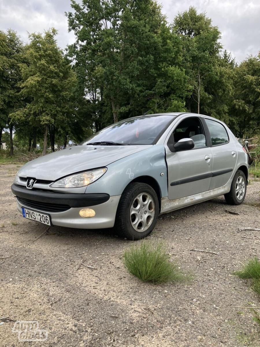 Peugeot 206 2003 Kauņa, ar dzinēja tilpumu 1.40 L un nobraukumu 287 tūkst. km par 499 €, foto 4 vietnē AUTOMOTO.COM.LV