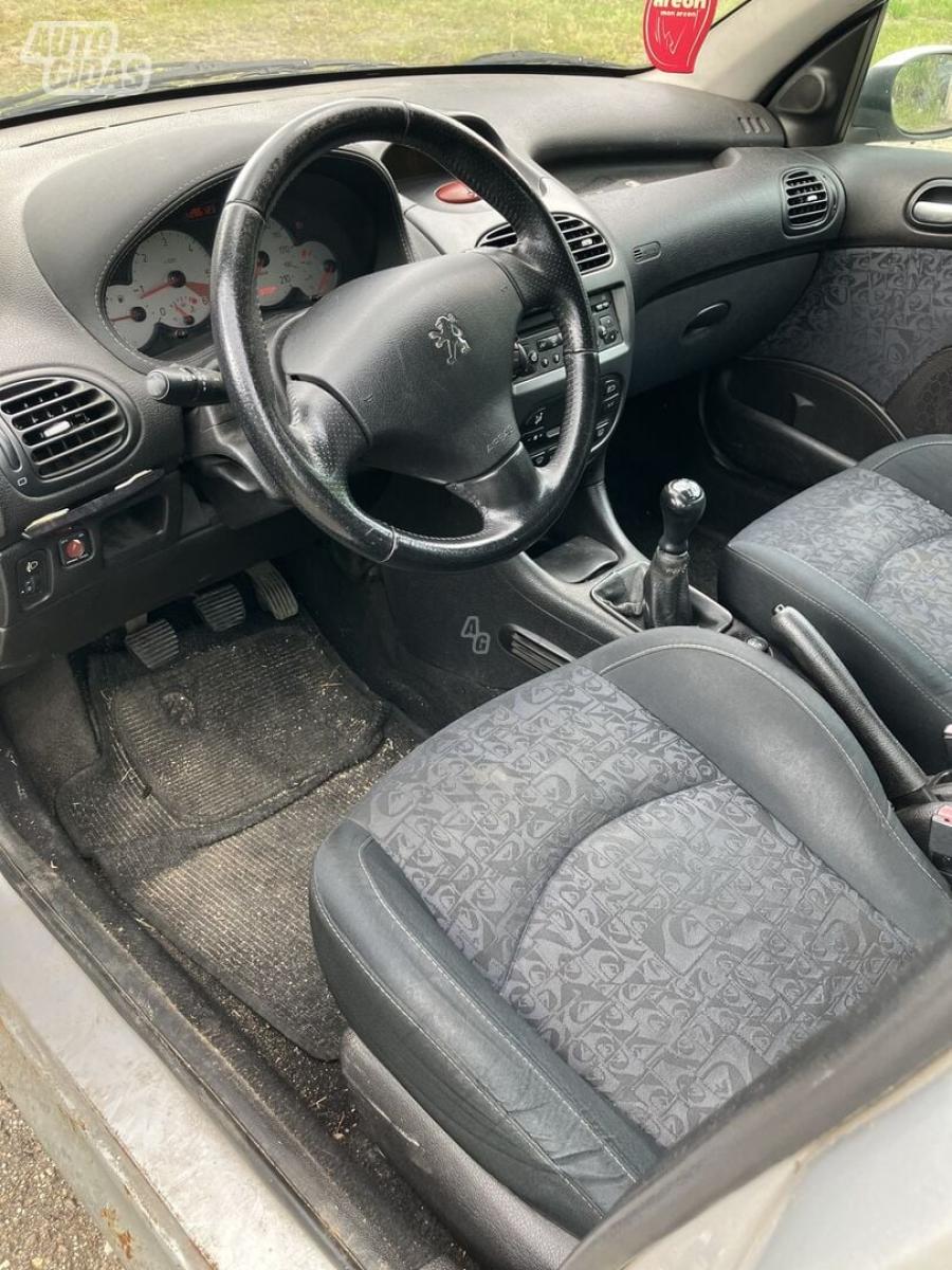Peugeot 206 2003 Kauņa, ar dzinēja tilpumu 1.40 L un nobraukumu 287 tūkst. km par 499 €, foto 7 vietnē AUTOMOTO.COM.LV