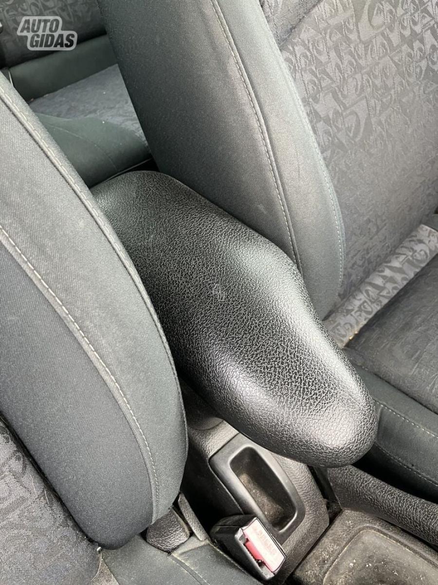 Peugeot 206 2003 Kauņa, ar dzinēja tilpumu 1.40 L un nobraukumu 287 tūkst. km par 499 €, foto 9 vietnē AUTOMOTO.COM.LV