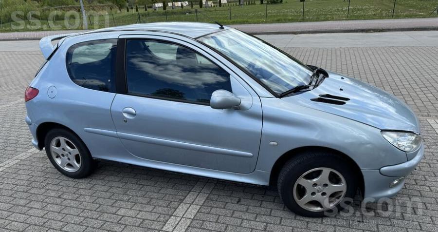 Peugeot 206 2004 in Ventspils, with an engine capacity of 1.40 L and mileage of 250 thousand km for 890 €, photo 2 on AUTOMOTO.COM.LV