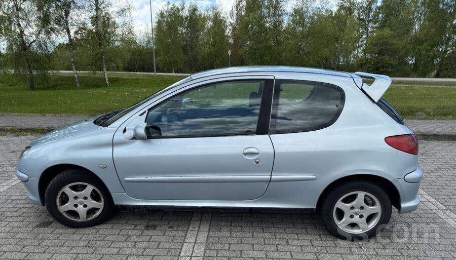 Peugeot 206 2004 in Ventspils, with an engine capacity of 1.40 L and mileage of 250 thousand km for 890 €, photo 4 on AUTOMOTO.COM.LV