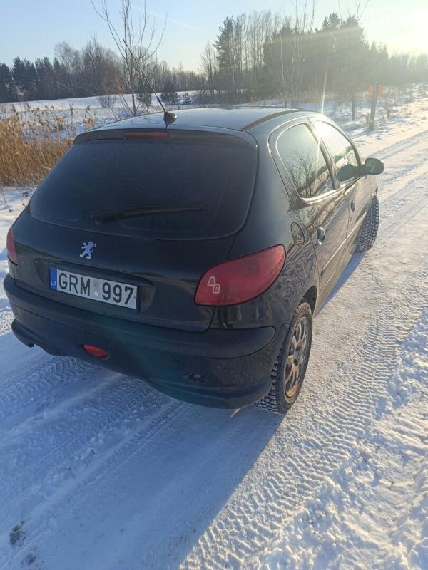 Peugeot 206 2004 in Jurbarkas, with an engine capacity of 2.00 L and mileage of 313 thousand km for 900 €, photo 2 on AUTOMOTO.COM.LV