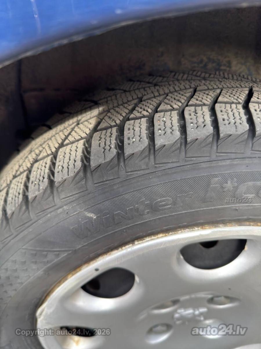 Peugeot 206 2004 Tallina, ar dzinēja tilpumu 1.40 L un nobraukumu 141 tūkst. km par 1250 €, foto 9 vietnē AUTOMOTO.COM.LV