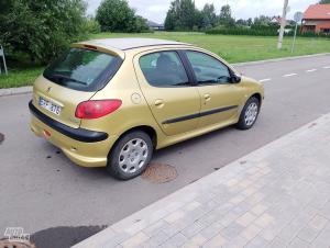 Peugeot 206 2004 Viļņa, ar dzinēja tilpumu 1.40 L un nobraukumu 200 tūkst. km par 650 €, foto  vietnē AUTOMOTO.COM.LV