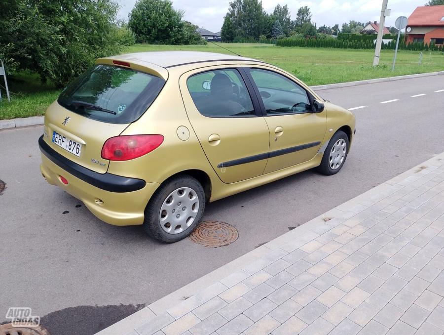 Peugeot 206 2004 in Vilnius, with an engine capacity of 1.40 L and mileage of 200 thousand km for 650 €, photo 1 on AUTOMOTO.COM.LV