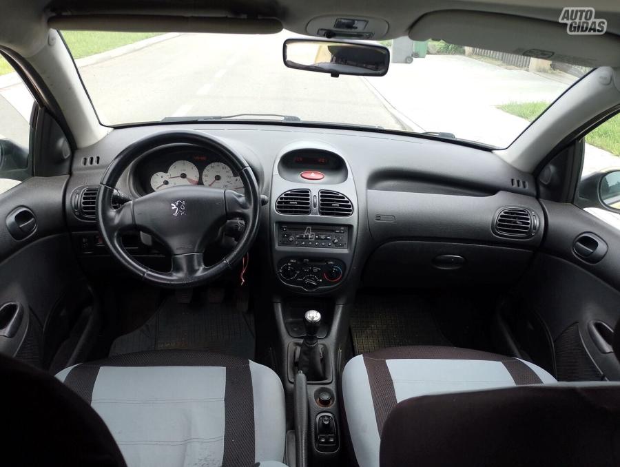 Peugeot 206 2004 in Vilnius, with an engine capacity of 1.40 L and mileage of 200 thousand km for 650 €, photo 6 on AUTOMOTO.COM.LV