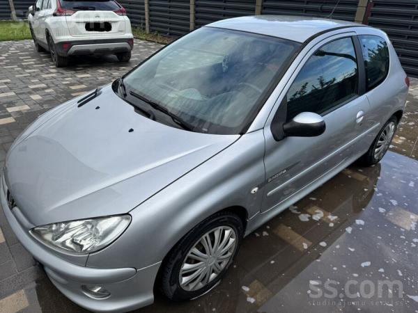 Peugeot 206 2005 Daugavpils, ar dzinēja tilpumu 1.60 L un nobraukumu 342 tūkst. km par 450 €, foto 3 vietnē AUTOMOTO.COM.LV