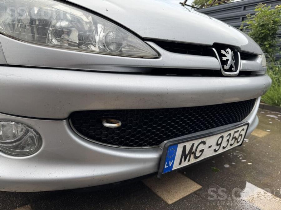 Peugeot 206 2005 Daugavpils, ar dzinēja tilpumu 1.60 L un nobraukumu 342 tūkst. km par 450 €, foto 9 vietnē AUTOMOTO.COM.LV