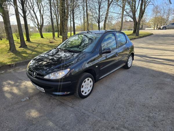 Peugeot 206 2005 Radviliškis, ar dzinēja tilpumu 1.40 L un nobraukumu 288 tūkst. km par 995 €, foto 1 vietnē AUTOMOTO.COM.LV