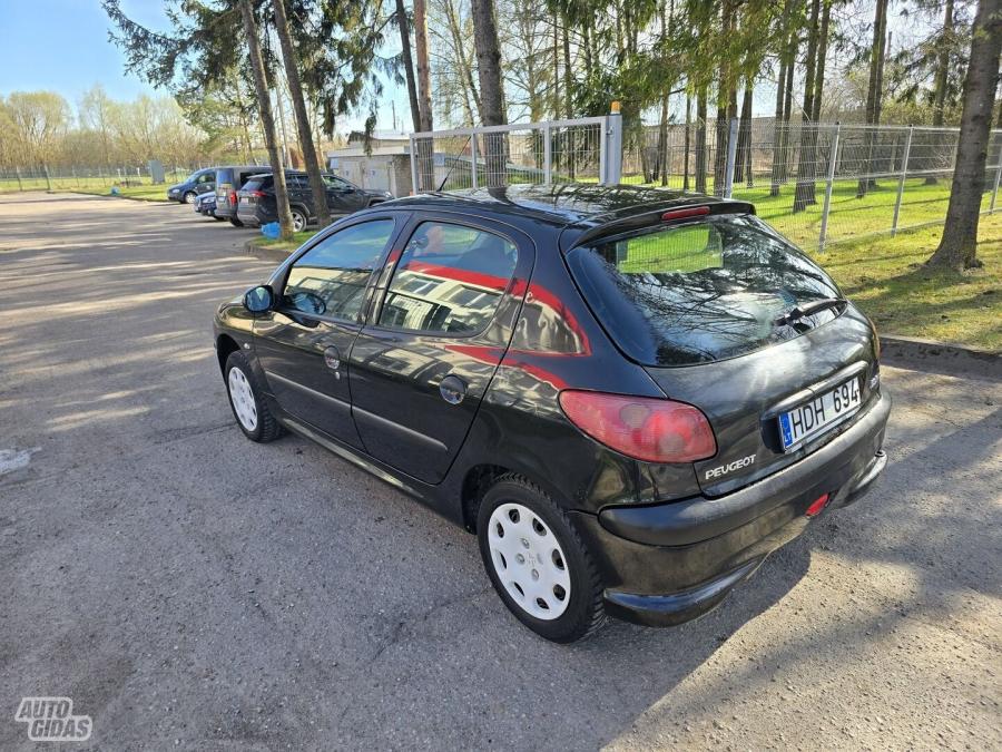 Peugeot 206 2005 Radviliškis, ar dzinēja tilpumu 1.40 L un nobraukumu 288 tūkst. km par 995 €, foto 5 vietnē AUTOMOTO.COM.LV