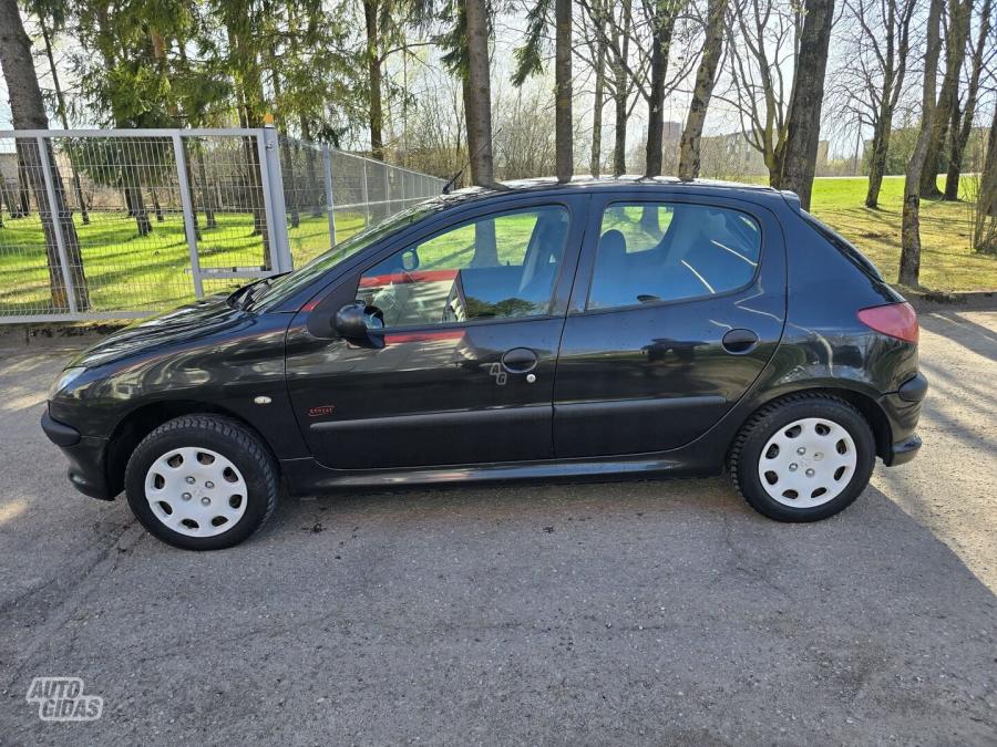 Peugeot 206 2005 Radviliškis, ar dzinēja tilpumu 1.40 L un nobraukumu 288 tūkst. km par 995 €, foto 13 vietnē AUTOMOTO.COM.LV