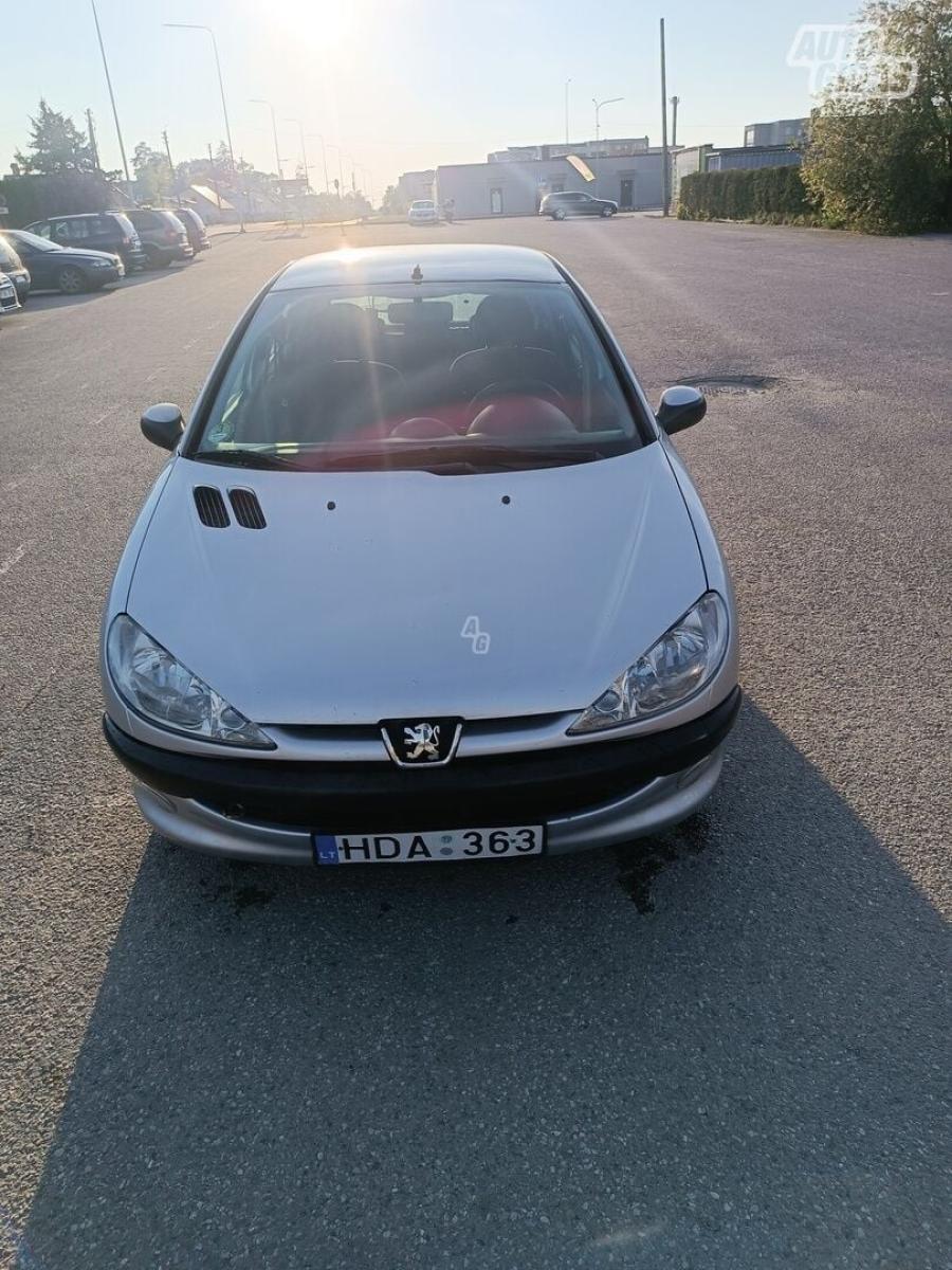 Peugeot 206 2005 in Raseiniai, with an engine capacity of 1.40 L and mileage of 200 thousand km for 320 €, photo 3 on AUTOMOTO.COM.LV