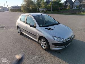 Peugeot 206 2005 in Raseiniai, with an engine capacity of 1.40 L and mileage of 200 thousand km for 320 €, photo 4 on AUTOMOTO.COM.LV
