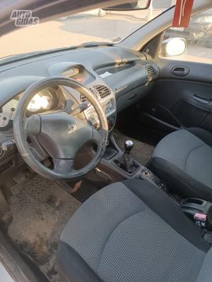Peugeot 206 2005 in Raseiniai, with an engine capacity of 1.40 L and mileage of 200 thousand km for 320 €, photo 7 on AUTOMOTO.COM.LV