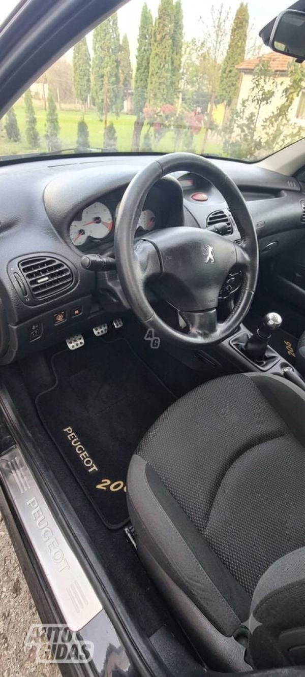 Peugeot 206 2006 Pakruojis, ar dzinēja tilpumu 1.40 L un nobraukumu 308 tūkst. km par 550 €, foto 6 vietnē AUTOMOTO.COM.LV